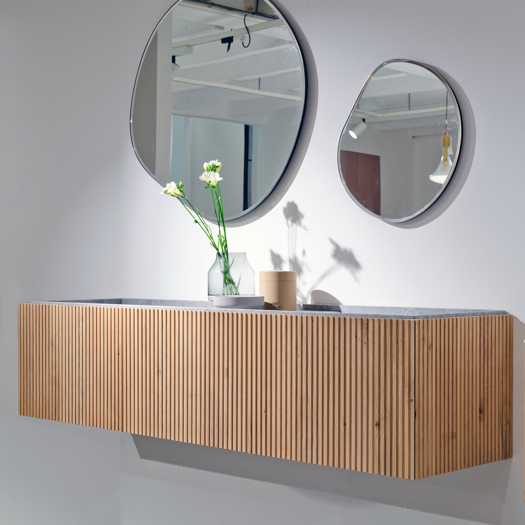 Badmeubel Sabon Masssief Eiken met natuursteen wastafel | Houtmerk