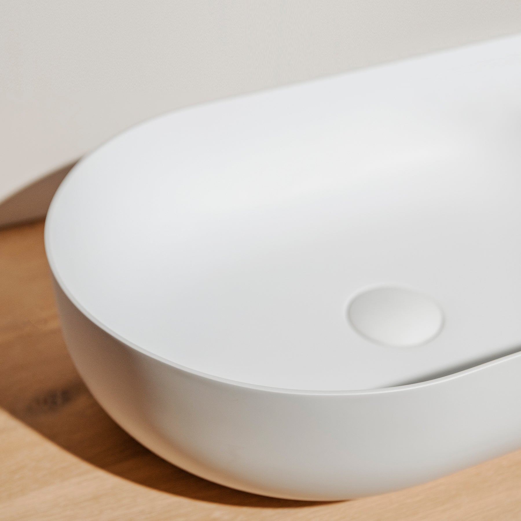 Witte Waskom Oblong Solid Surface – Afgeronde Ovaal | Houtmerk